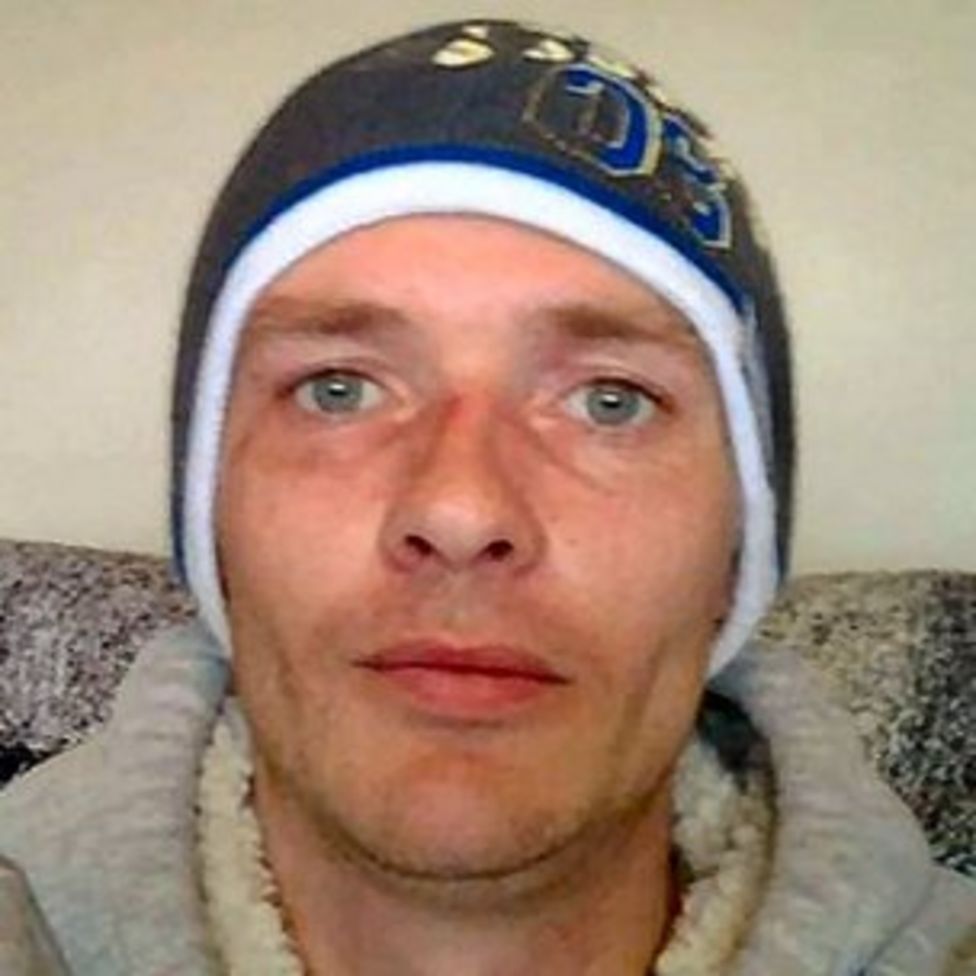 Fire-raiser who torched Dundee flats facing long sentence - BBC News