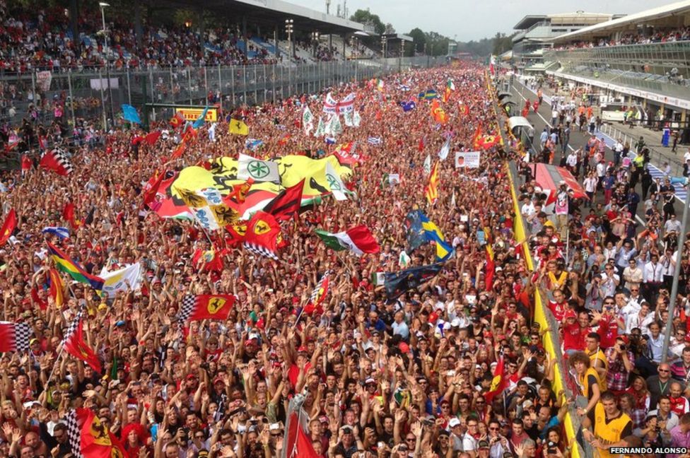 In pictures: F1 drivers behind the camera - BBC News