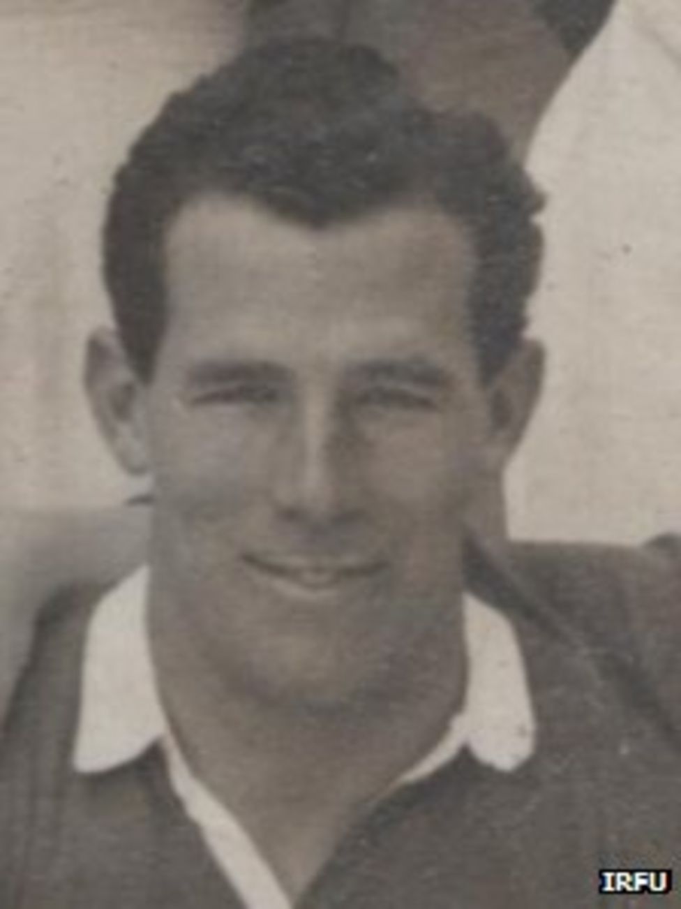 Wales v Ireland: Rugby's 'most violent game' re-told - BBC News