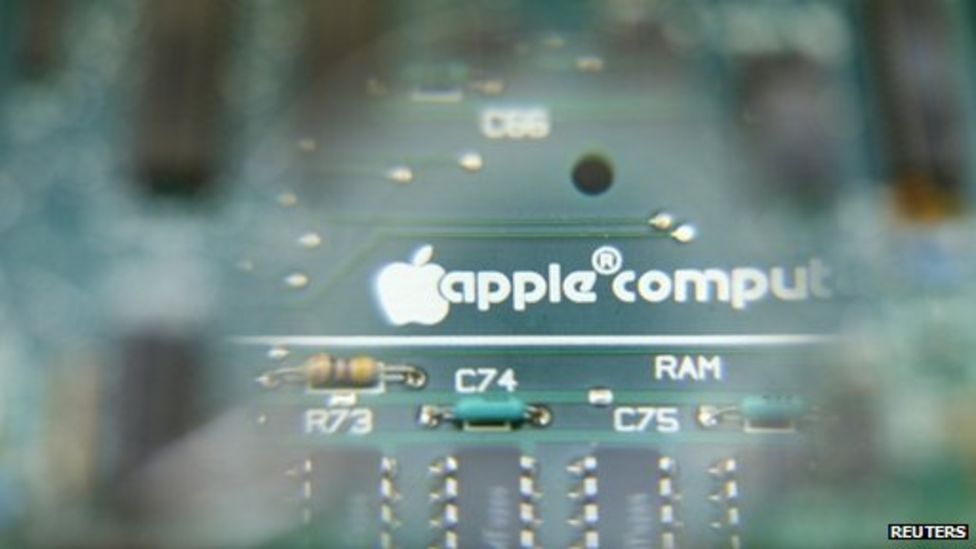 Apple Mac development team reunited 30 years on - BBC News