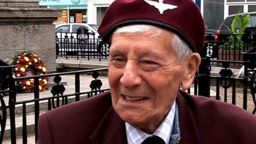 Jersey D-Day veteran Sid Peck dies after illness - BBC News