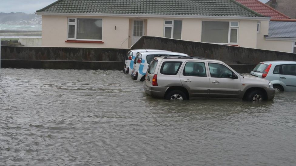 Guernsey flood defence work contractor sought - BBC News