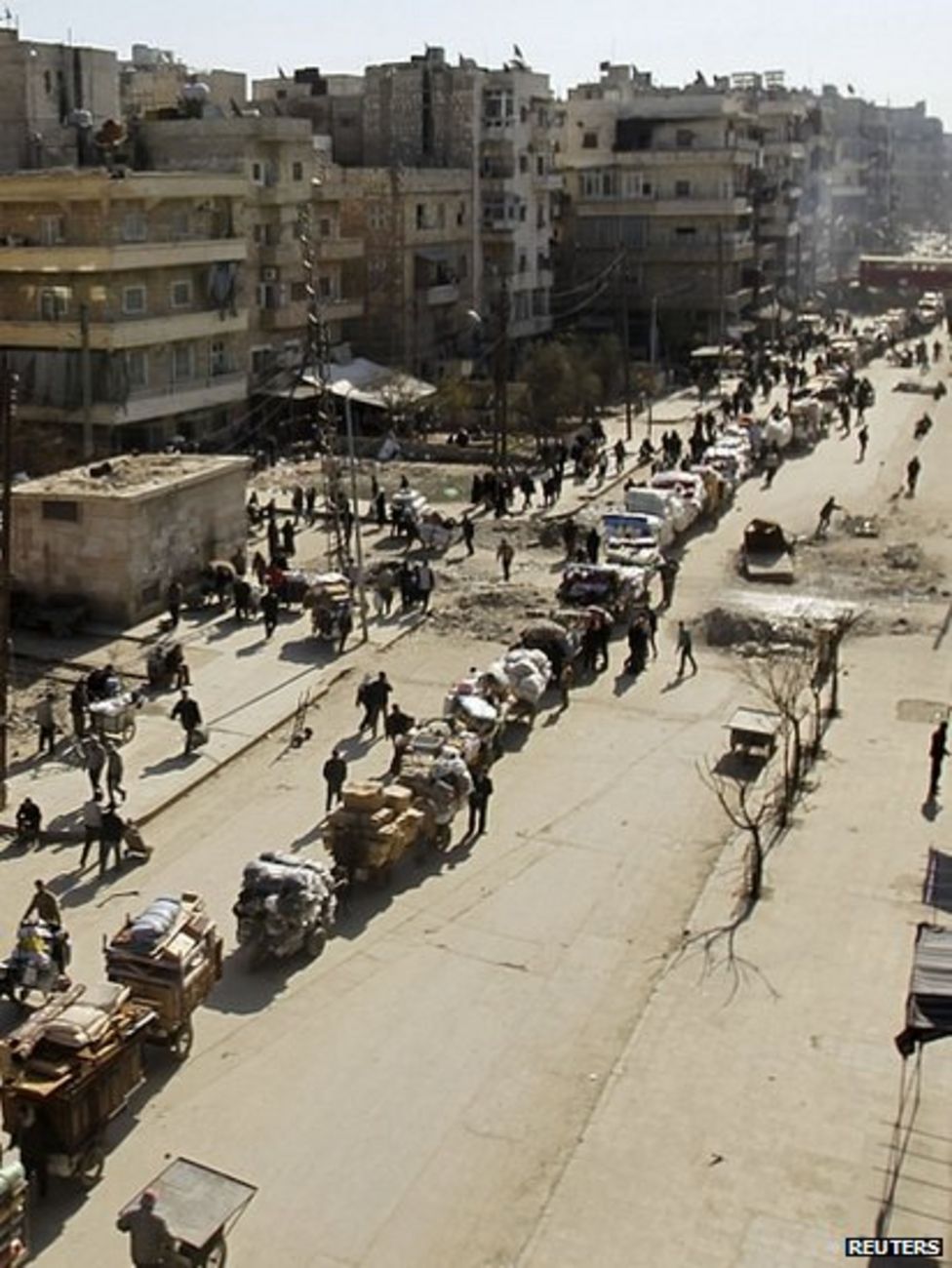 Syria crisis: US condemns Aleppo barrel bomb raids - BBC News