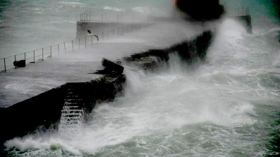 Channel Islands hit by storm force winds - BBC News