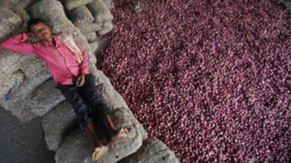 India's onion crisis: Why rising prices make politicians cry - BBC News