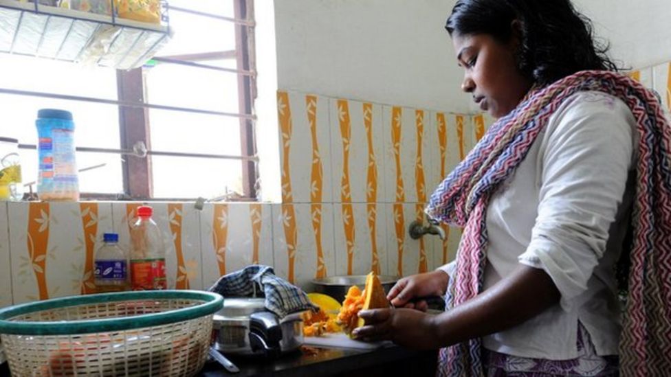 Why India's domestic help are joining job sites - BBC News