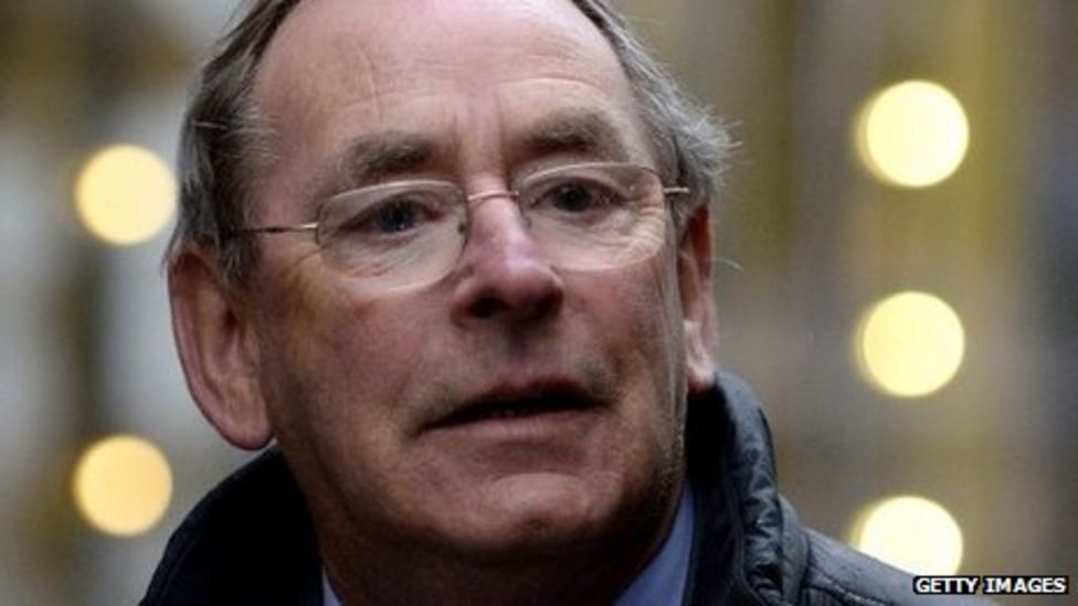 Fred Talbot: TV weatherman in court on child sex charges - BBC News