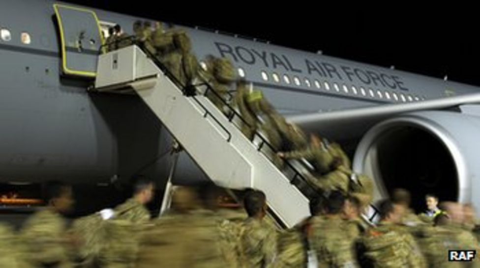 RAF planes 'grounded' after 'in-flight issue' - BBC News