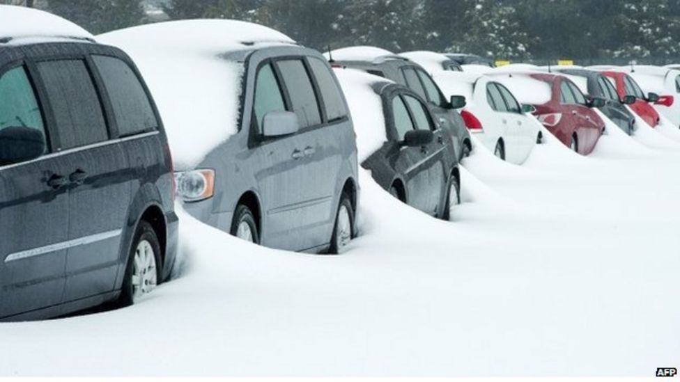 Second wave of huge snow storm hits US north-east - BBC News