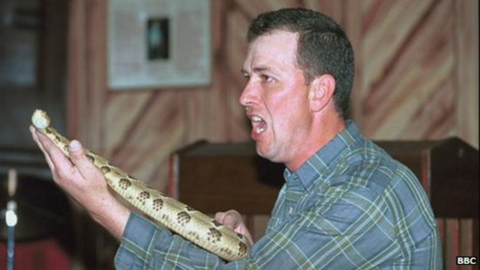 Snake Salvation pastor dies from snake bite - BBC News