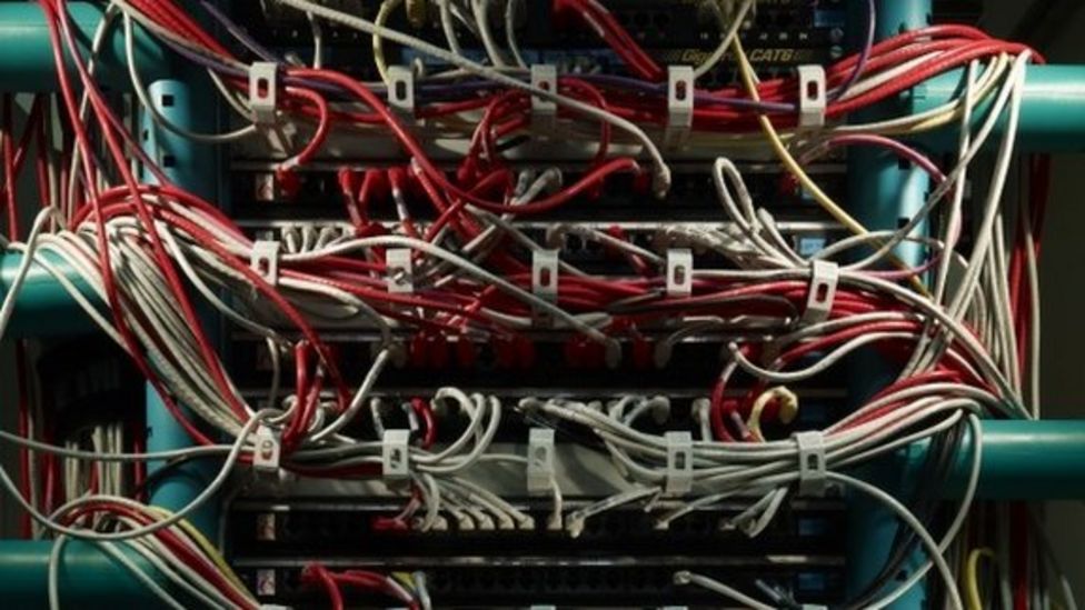 Browsing speeds may slow as net hardware bug bites - BBC News