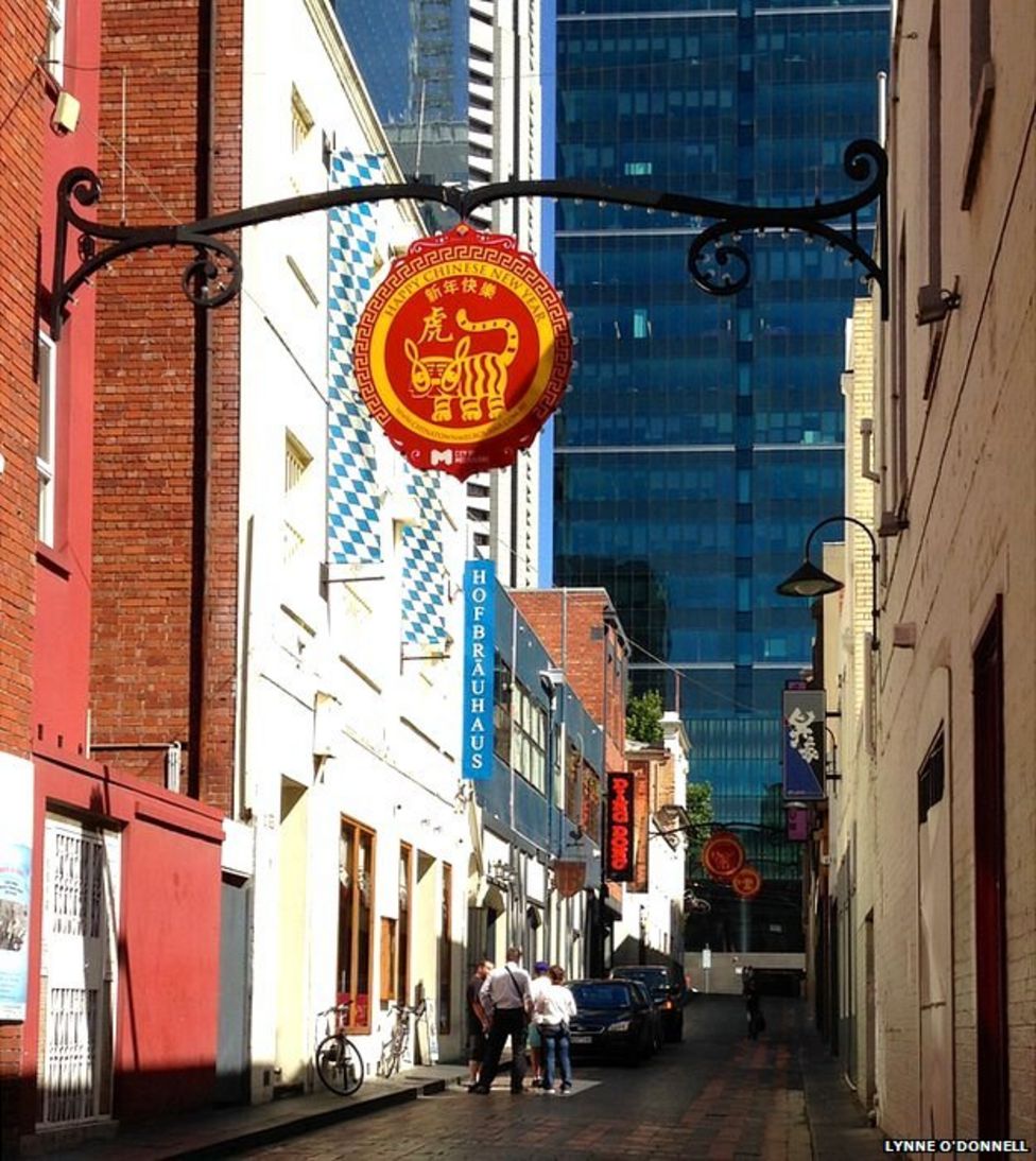 Selling the lanes that make Melbourne cool - BBC News