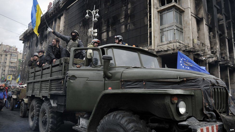 In pictures: Opposition gains in Kiev - BBC News