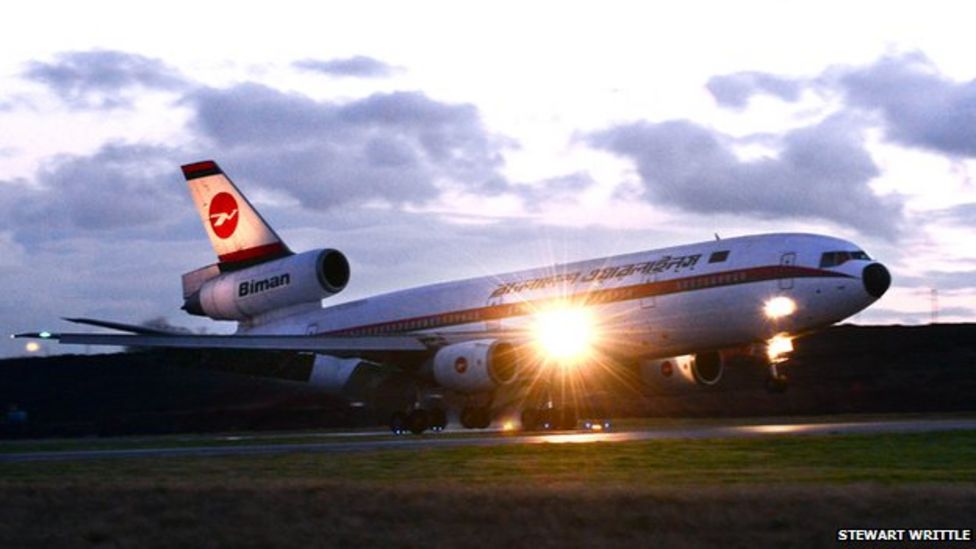 DC-10 aircraft makes 'historic' final flight from Birmingham - BBC News