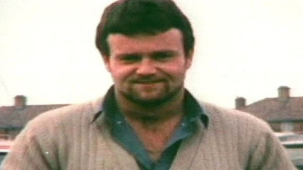 Alan Charlton 'body in carpet' conviction sent to appeal - BBC News