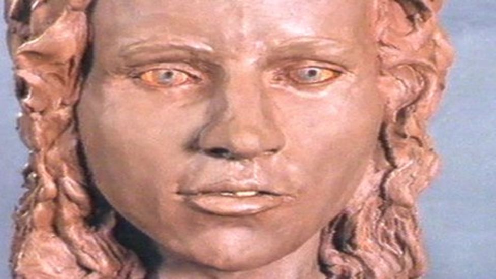 Alan Charlton 'body in carpet' conviction sent to appeal - BBC News