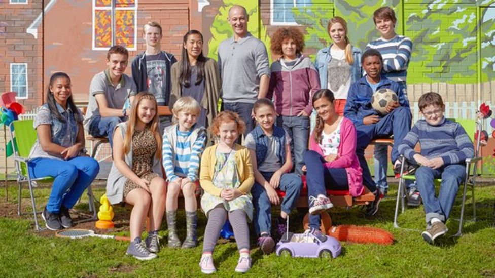 Your questions for the stars of The Dumping Ground - BBC Newsround