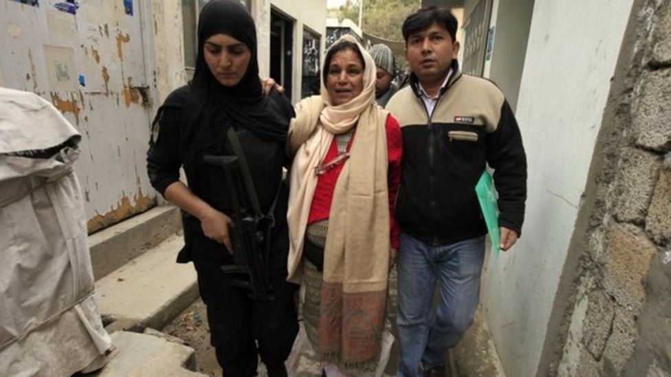 Deadly attack on court in Pakistani capital Islamabad - BBC News