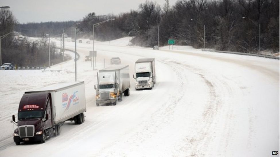 Fast-falling snow storm hits US East Coast - BBC News