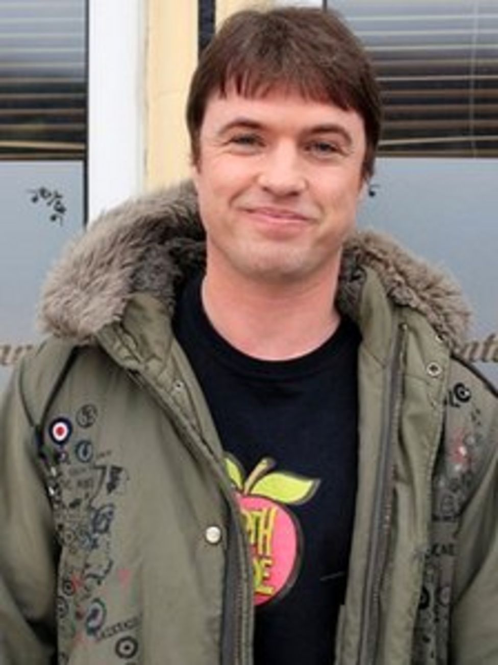 Svengali lands Jonny Owen success and off-screen love - BBC News