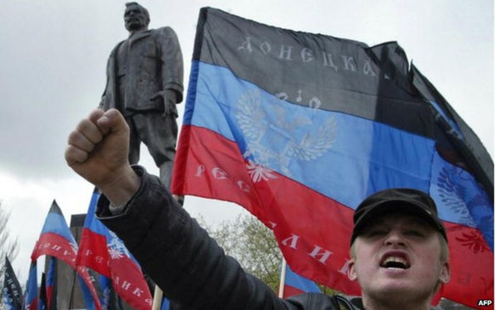 Ukraine crisis: What do the flags mean? - BBC News