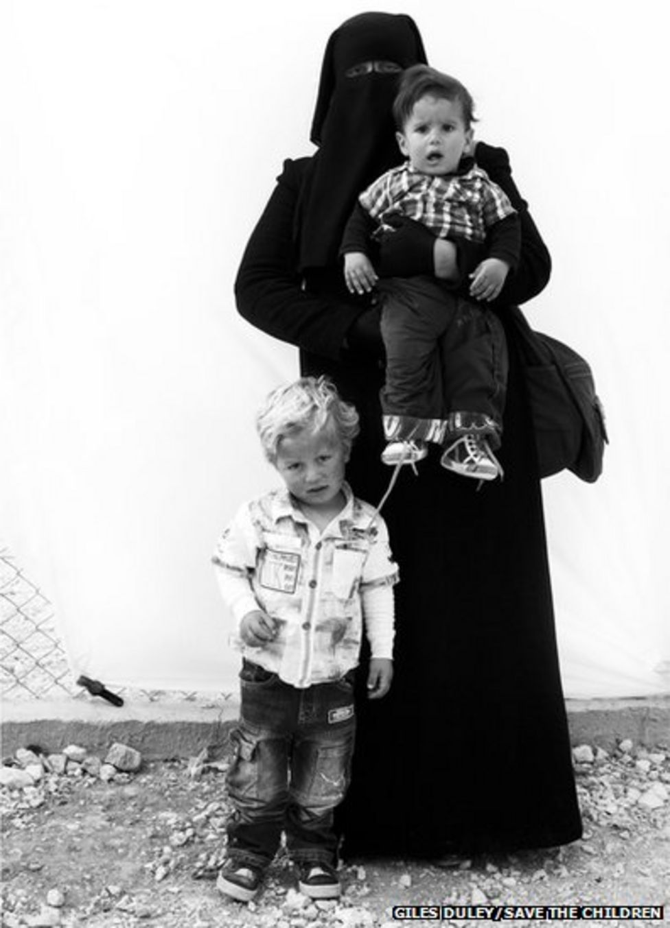 Born a refugee: Syrian children of the camp - BBC News