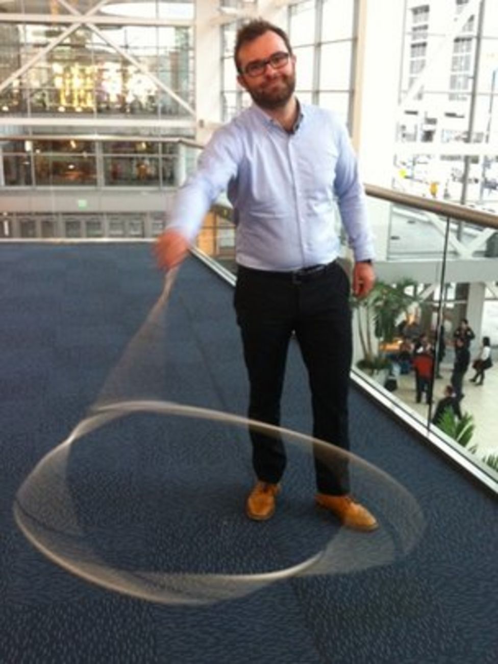 Cowboy 'trick rope physics' revealed - BBC News