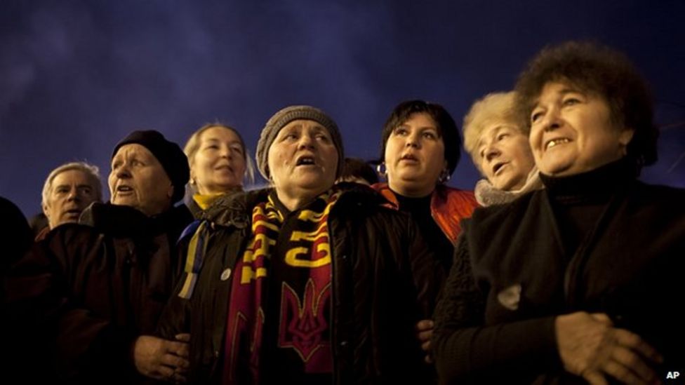 Ukraine crisis: US warns Russia not to annex Crimea - BBC News