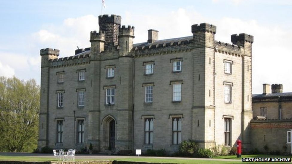 Chiddingstone Castle to reveal its WW2 secrets - BBC News