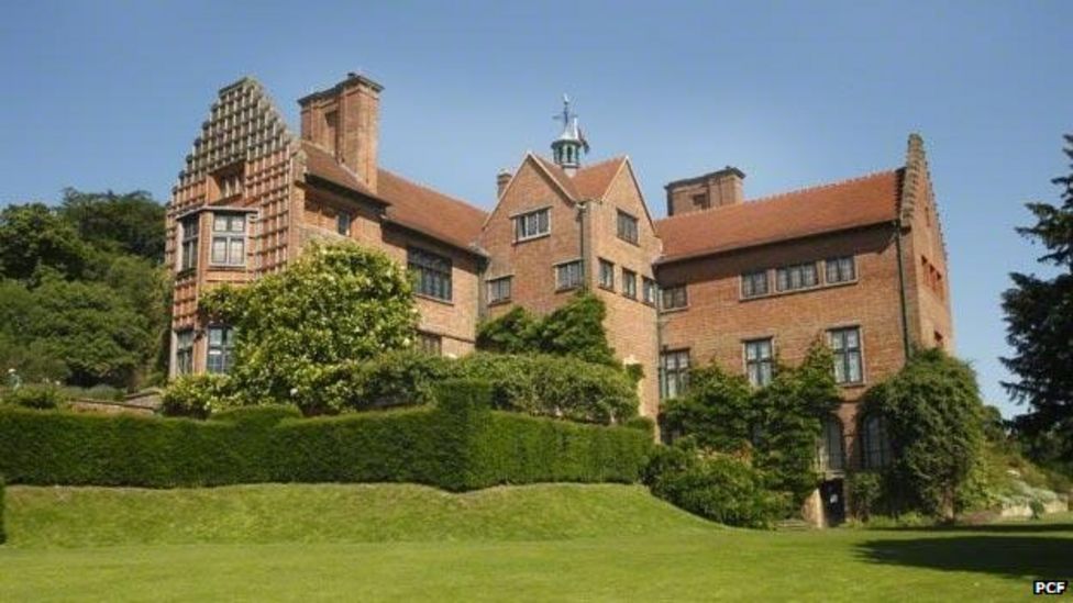 New Chartwell cat Jock VI moves to Churchill's old home - BBC News