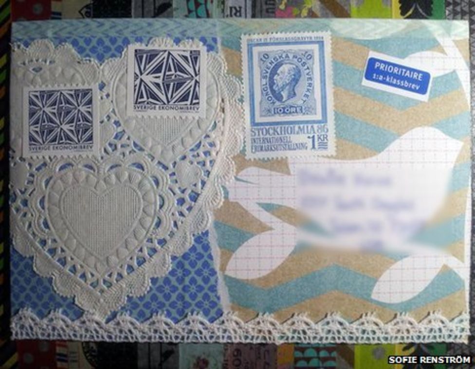 The allure of an old-fashioned pen pal - BBC News