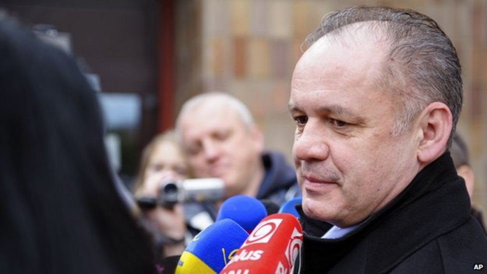 Slovakia's presidential election goes to second round - BBC News