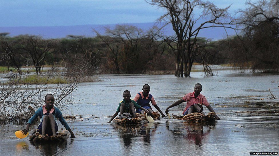 Day in pictures: 17 March 2014 - BBC News