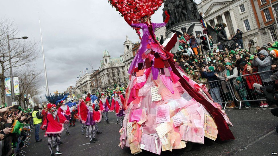 St Patrick's Day celebrated across Ireland - BBC News