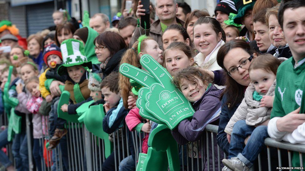 St Patrick's Day celebrated across Ireland - BBC News