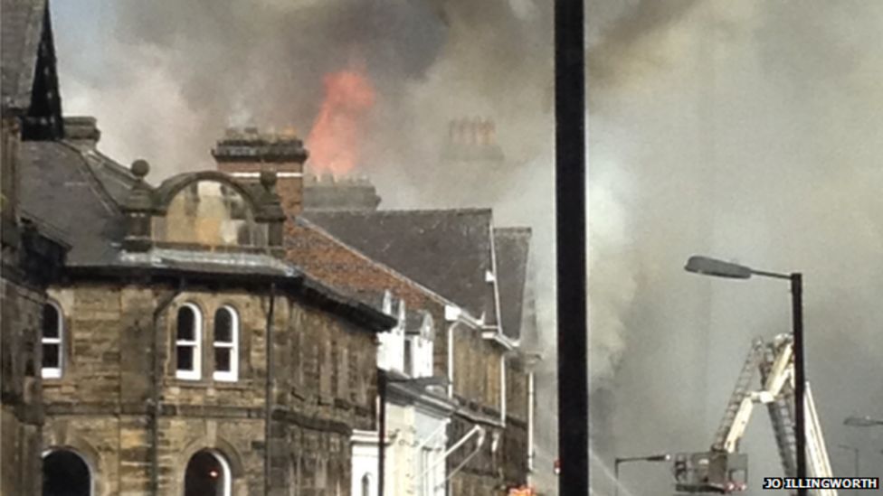 Harrogate Prezzo fire 'hammer blow' to town - BBC News