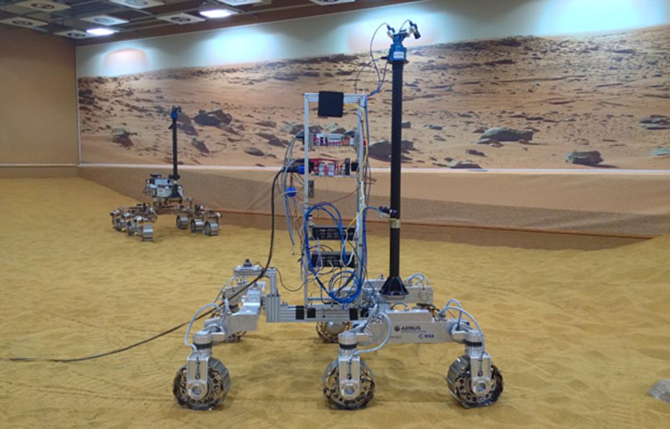 'Mars yard' to test European rover - BBC News