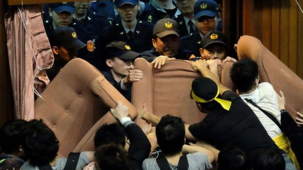 What unprecedented protest means for Taiwan - BBC News