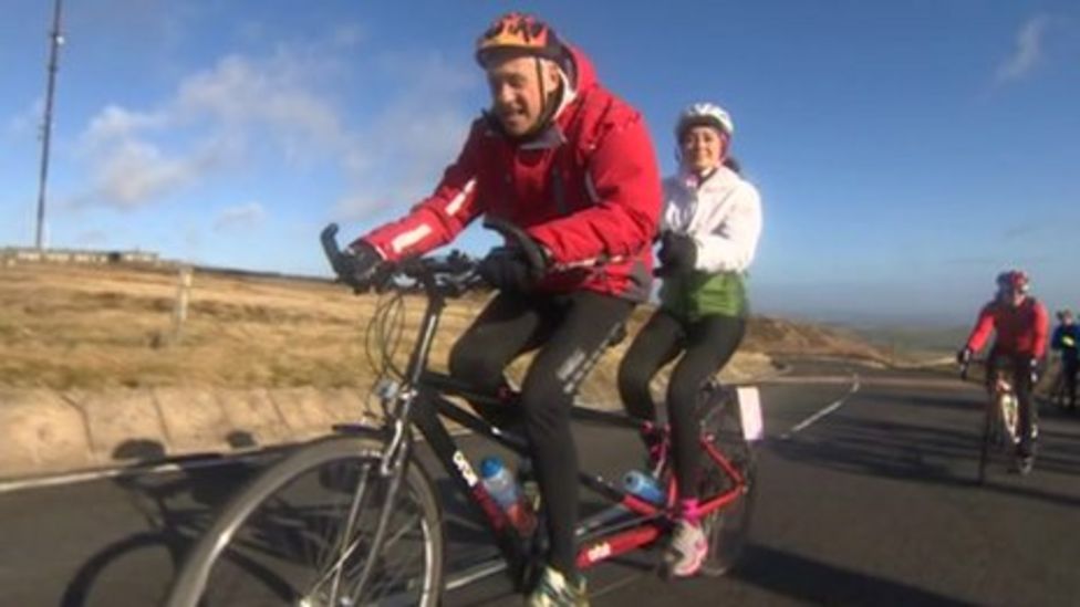 Harry Gration: Ex-BBC Look North presenter dies, aged 71 - BBC News