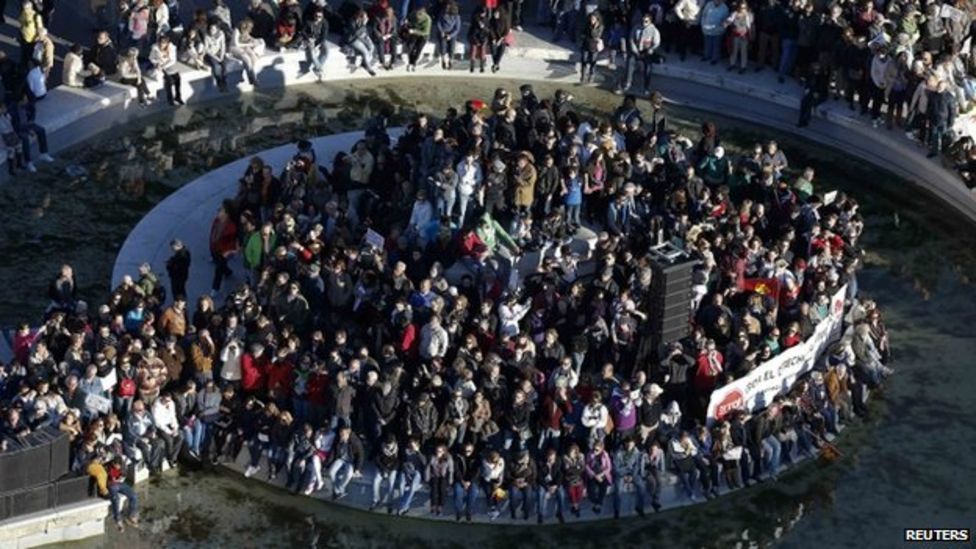 Spain austerity: Huge Madrid protest turns violent - BBC News