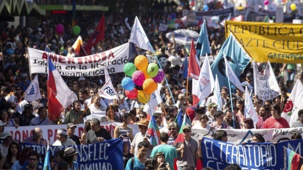 Chile new constitution: Bachelet launches process - BBC News