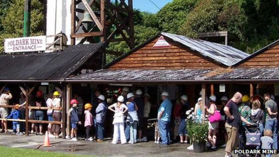 Poldark Mine tourist attraction in administration - BBC News