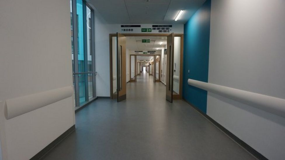 Bristol's £430m Southmead Hospital completed - BBC News
