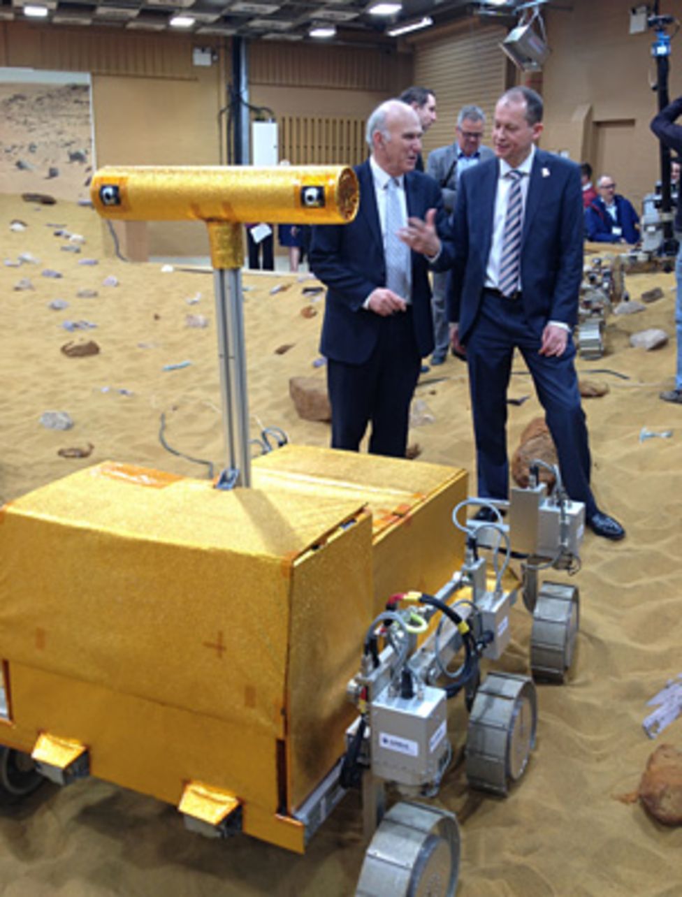 'Mars yard' to test European rover - BBC News