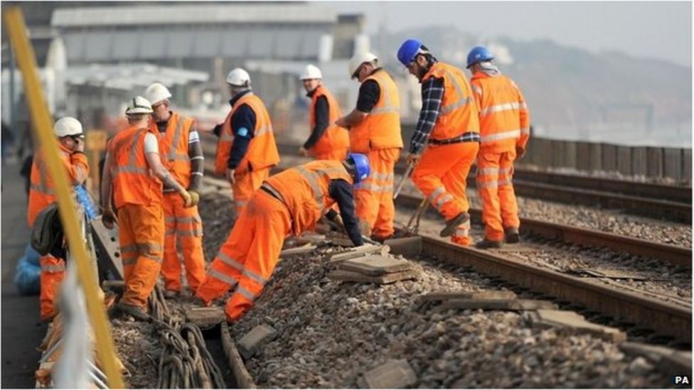 Network Rail expecting record £70m fine for delays - BBC News