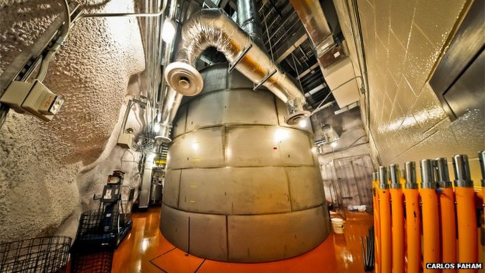 Dark matter hunt: LUX experiment reaches critical phase - BBC News