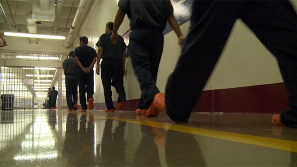 Child immigrants creating US border crisis - BBC News