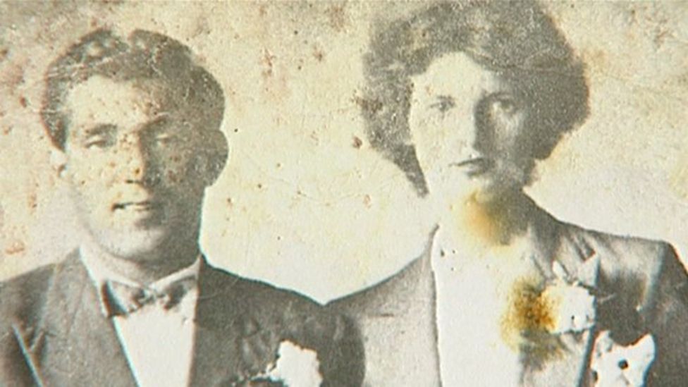 Traveller family jailed over kidnap and torture - BBC News