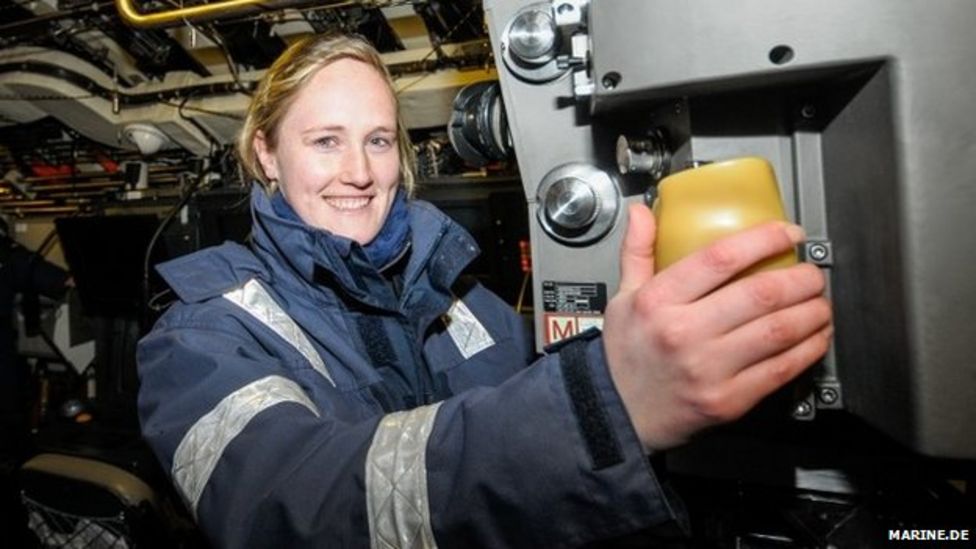 Germany: Navy appoints first female submarine officer - BBC News