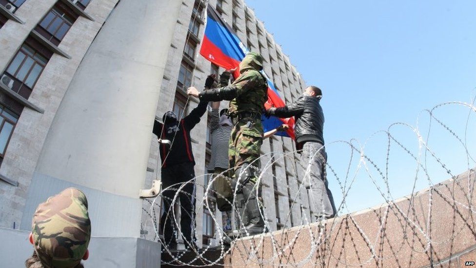 In pictures: Pro-Russians proclaim 'people's republic' - BBC News